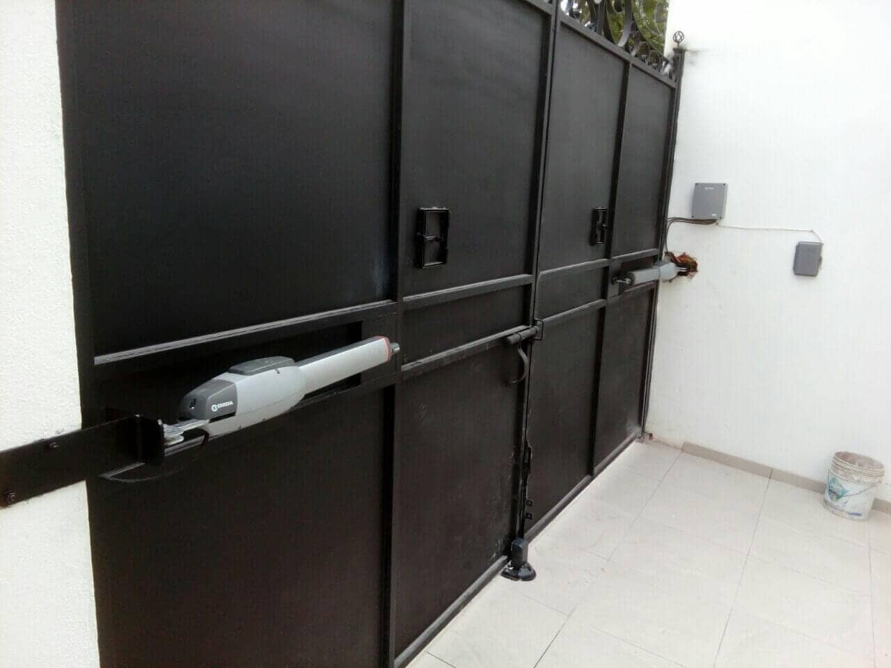 PORTON AUTOMATICO